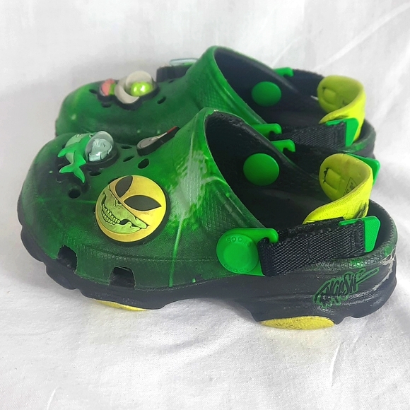 CROCS | Shoes | Crocs Toddler Sandals Size 7 C Green Aliens Sharks With ...
